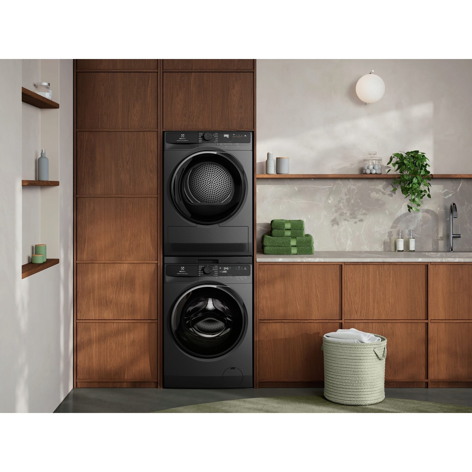 8kg UltimateCare 500 heat pump dryer - EDH803J5SC | Electrolux Singapore