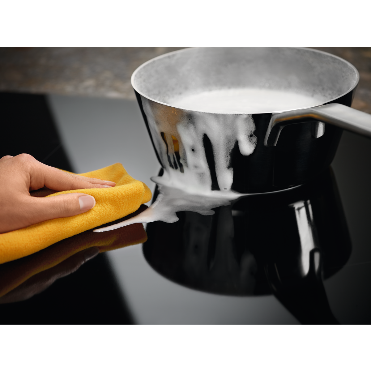 85cm UltimateTaste 900 venting induction hob with 4 cooking zones ...