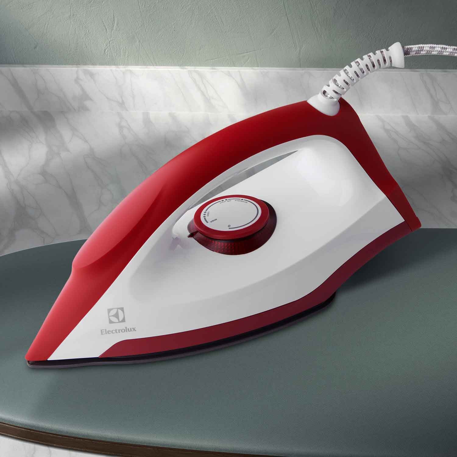 1300W EasyLine dry iron - EDI1004 | Electrolux Singapore